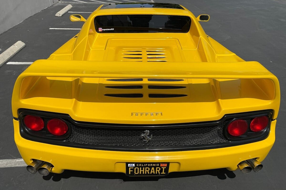 Una Pontiac Fiero perfetta replica della Ferrari F50 è in vendita