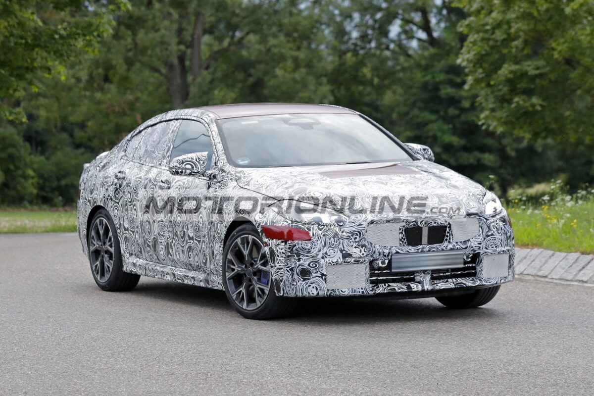 BMW Serie 2 Gran Coupé 2025: primi test su strada [FOTO SPIA]