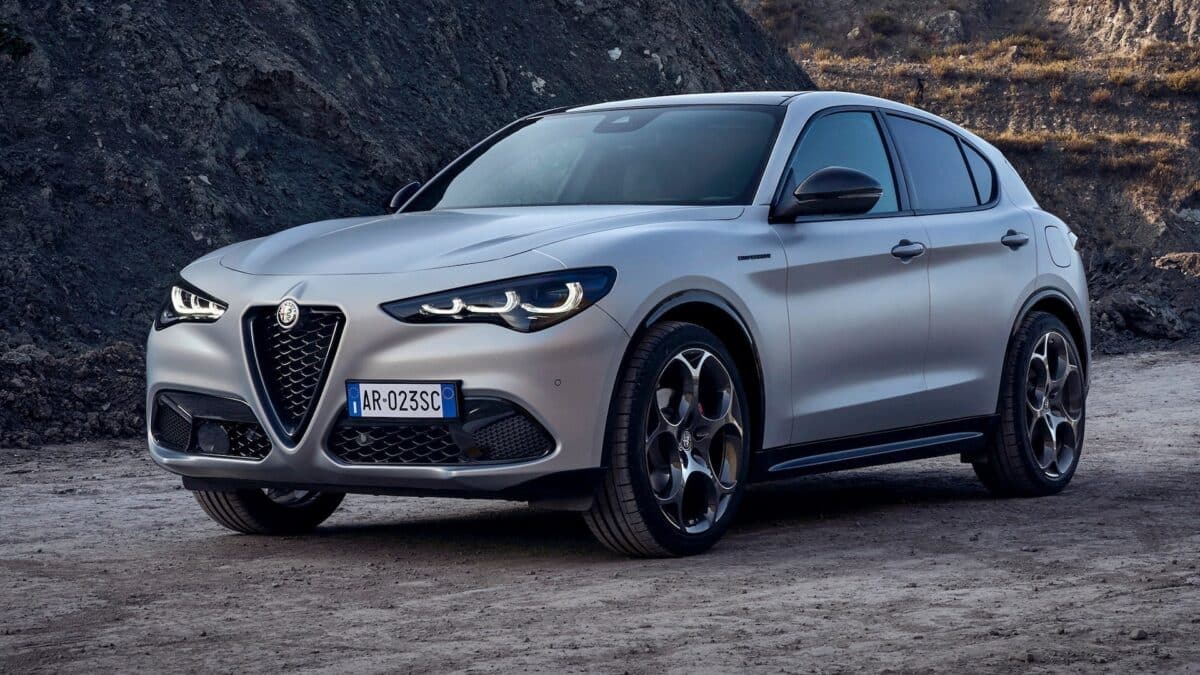 Alfa Romeo Stelvio 2024: caratteristiche, motori, prezzi e allestimenti