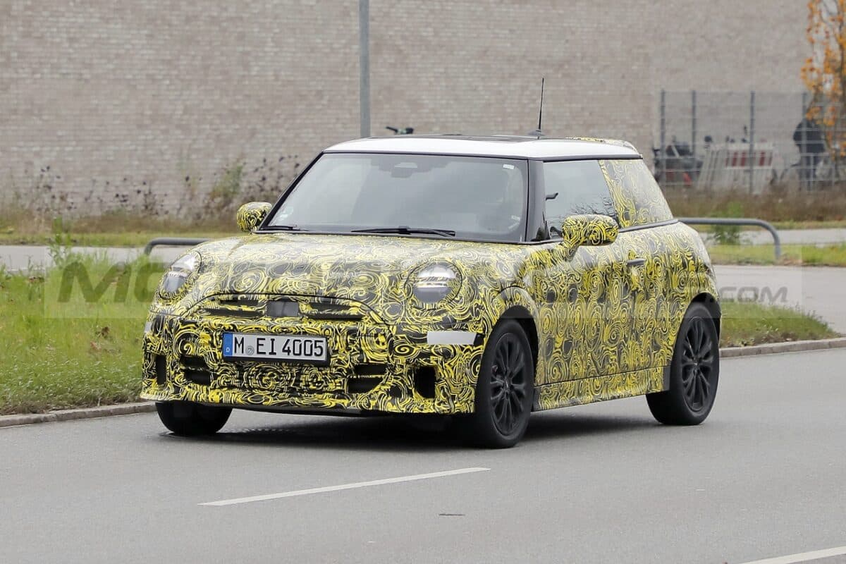 Mini JCW e JCW Cabrio 2025: primo avvistamento delle versioni termiche ...