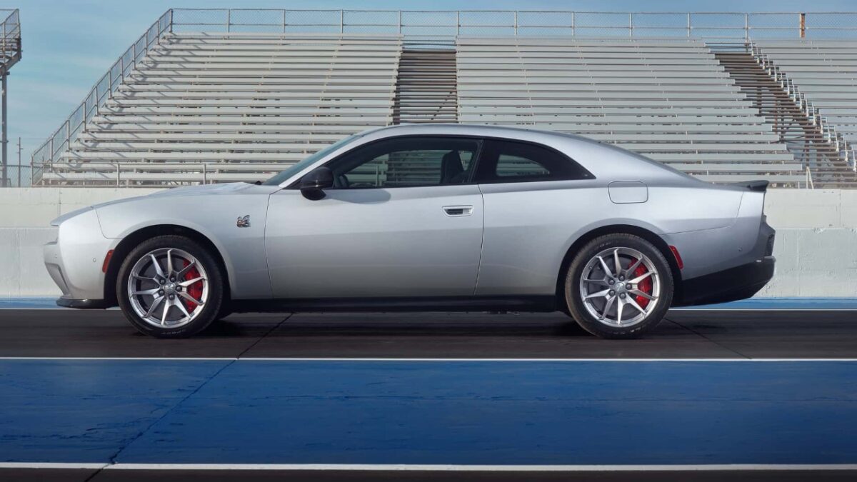 Nuova Alfa Romeo Giulia: con la Dodge Charger Daytona prime ...