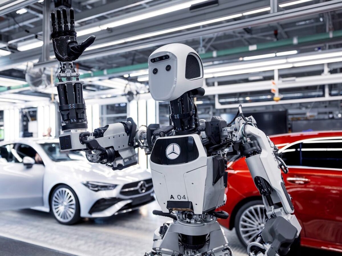 Mercedes: il robot umanoide Apollo costruirà le sue auto [VIDEO]
