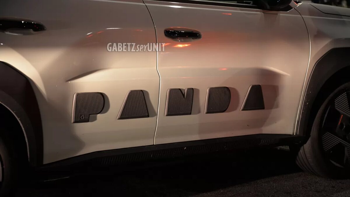 Fiat Grande Panda: la scritta laterale per la prima volta immortalata ...