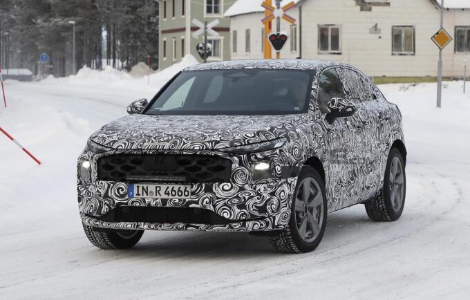 Audi Q3 Sportback 2026: prime FOTO SPIA della nuova generazione del SUV