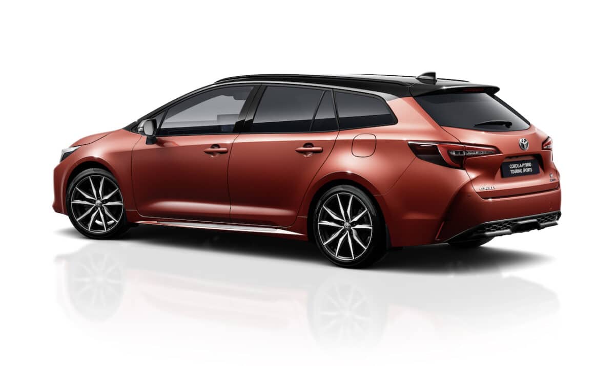 Toyota Corolla Touring Sport 2025: si aggiorna la wagon ibrida