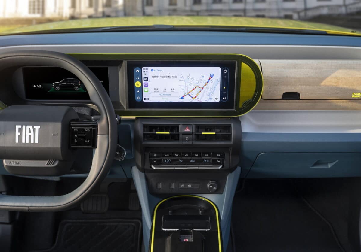 Fiat Grande Panda Hybrid 2025: prezzo, foto, dimensioni, interni