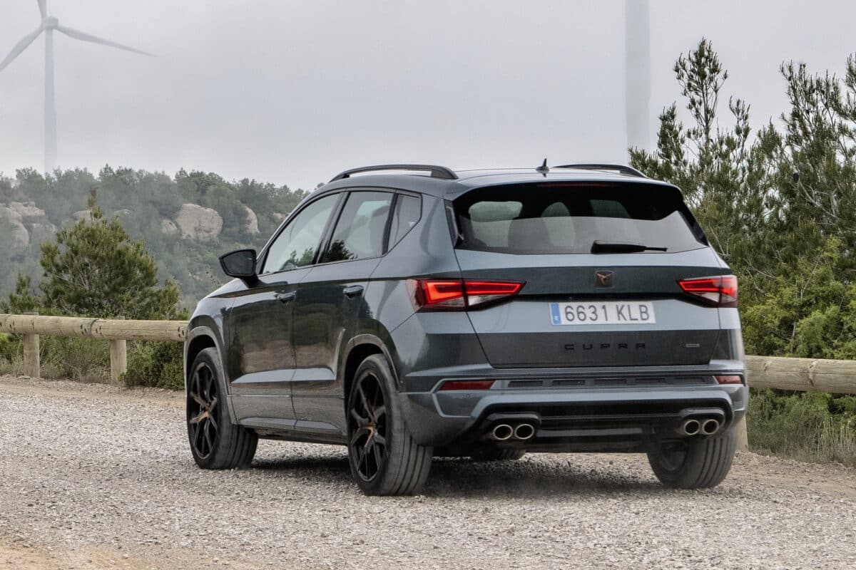 Cupra Ateca 2025: prezzo, foto, dimensioni, interni
