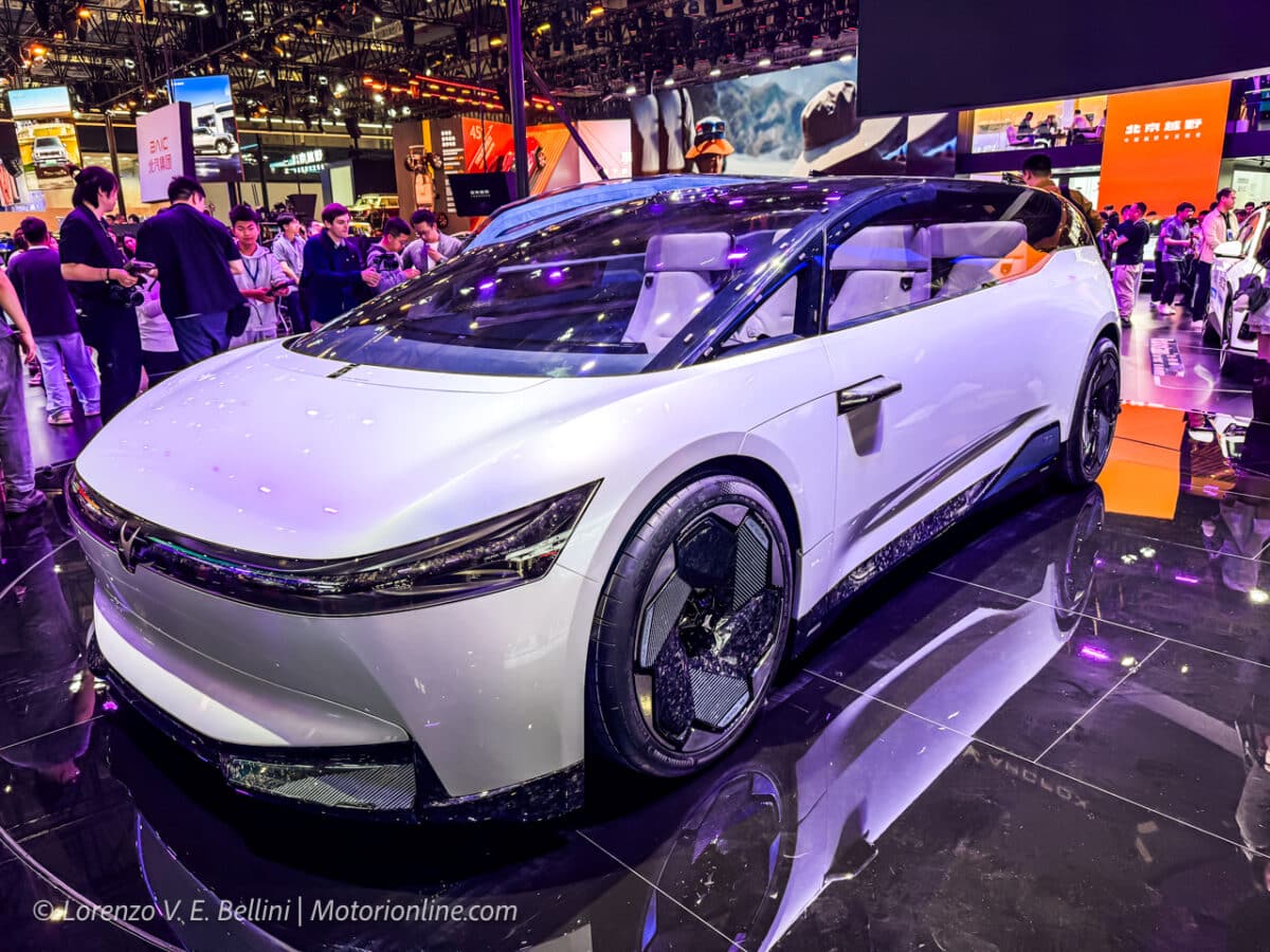 Arcfox 77°, al Salone di Shanghai 2025 sbarca il futuro