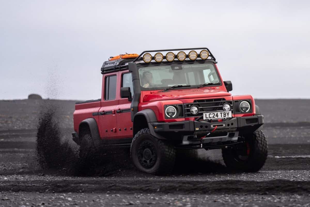 Ineos Grenadier: arriva la versione con assali a portale Letech [FOTO]