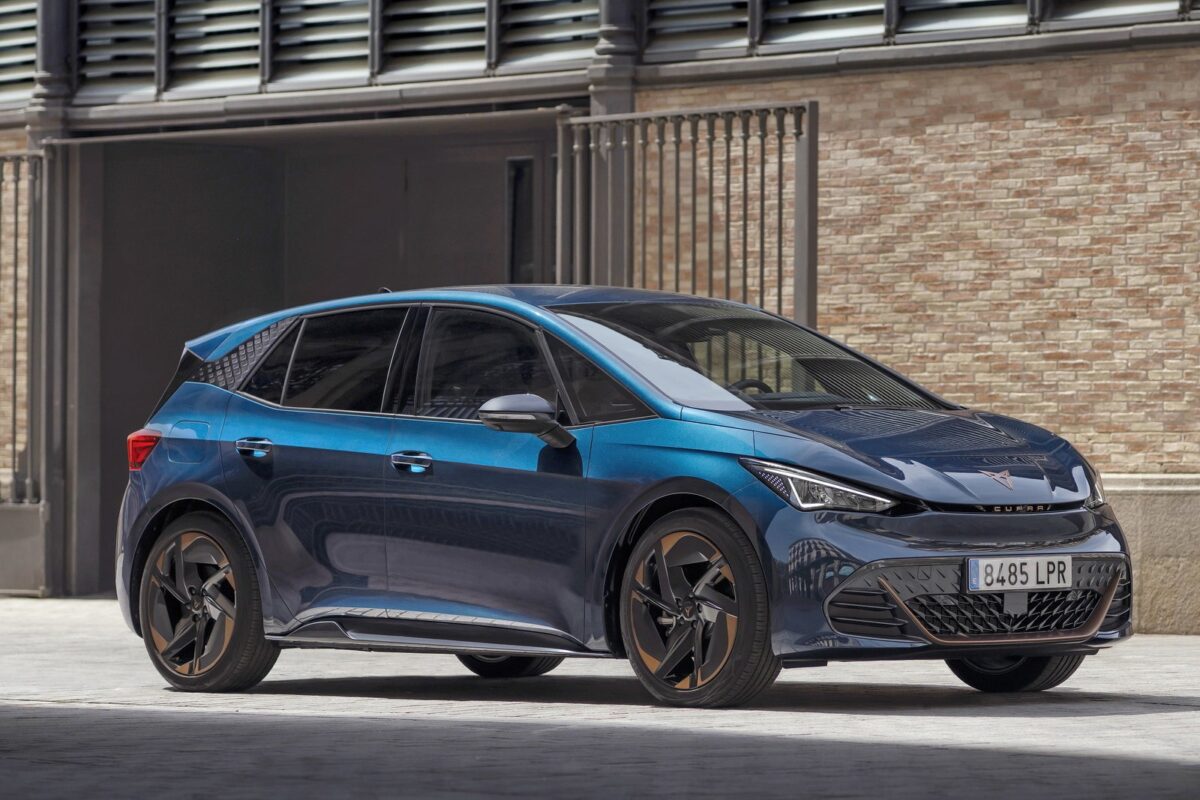 Cupra Born 2025: prezzo, foto, dimensioni, allestimenti