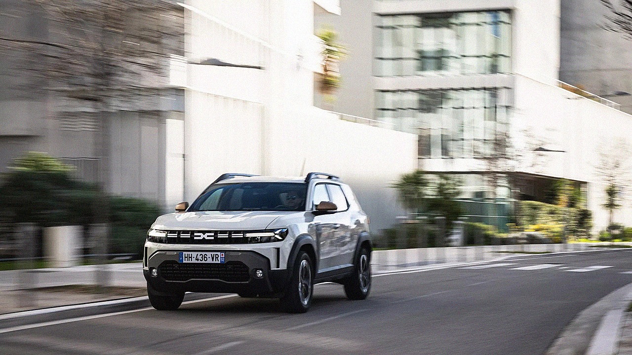 Dacia Duster Hybrid 155: il SUV si evolve con più efficienza ...