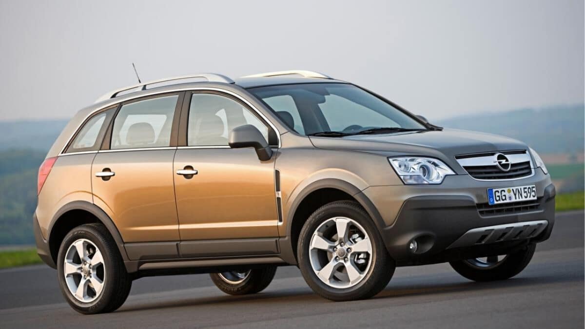 Opel Antara compie 20 anni: il modello che ha traghettato il Fulmine ...